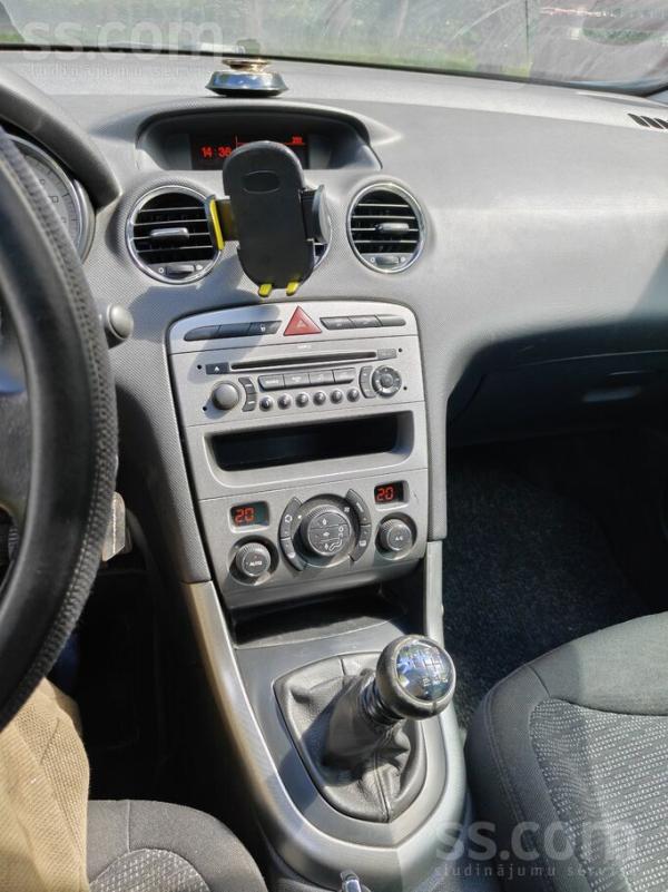 Grey Peugeot 308 2008 in Riga, with an engine capacity of 2.00 L and mileage of 280 thousand km for 1600 €, photo 6 on AUTOMOTO.COM.LV