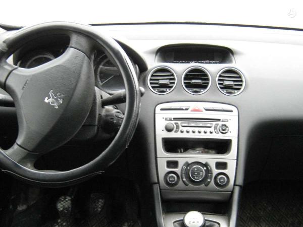 Grey Peugeot 308 2010 in Vilnius, with an engine capacity of 1.60 L and mileage of 408 thousand km for 1050 €, photo 8 on AUTOMOTO.COM.LV