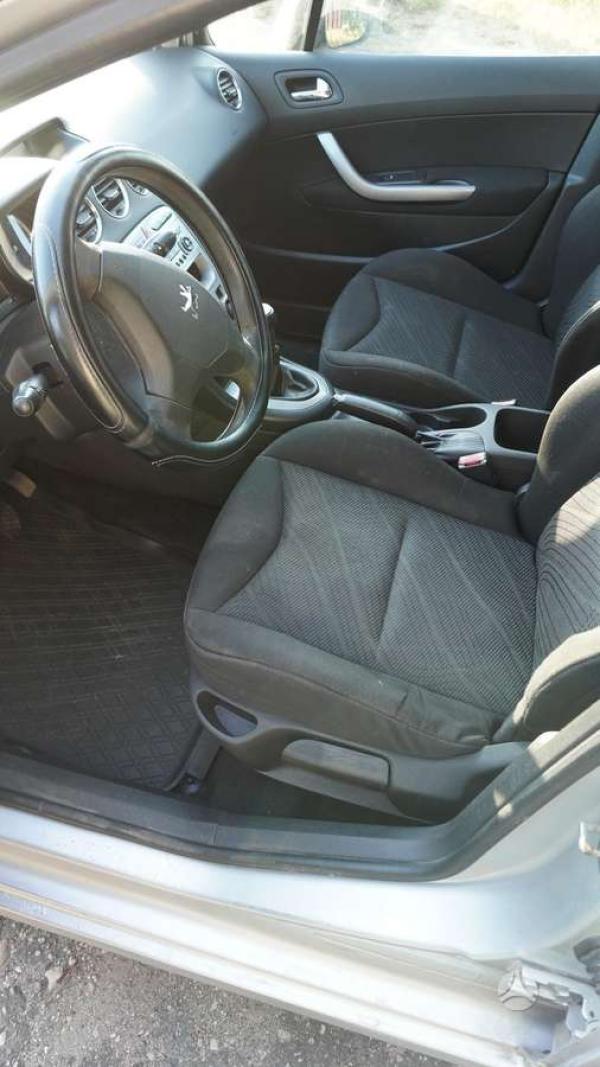 Grey Peugeot 308 2010 in Vilnius, with an engine capacity of 1.56 L and mileage of 409 thousand km for 1100 €, photo 5 on AUTOMOTO.COM.LV