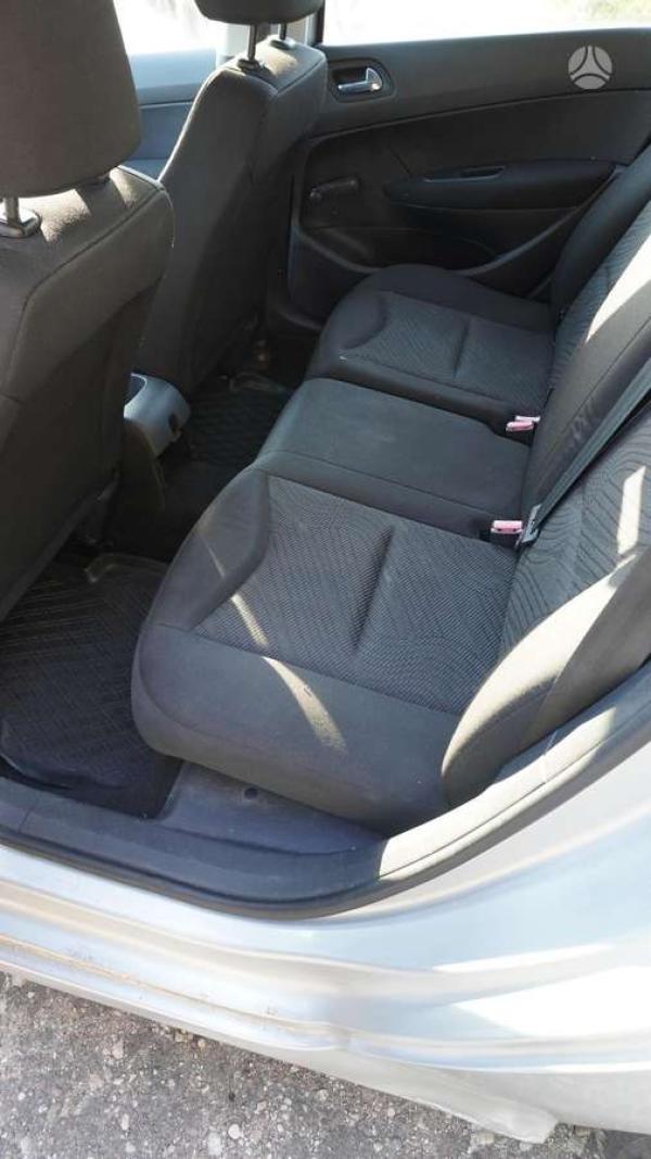 Grey Peugeot 308 2010 in Vilnius, with an engine capacity of 1.56 L and mileage of 409 thousand km for 1100 €, photo 6 on AUTOMOTO.COM.LV