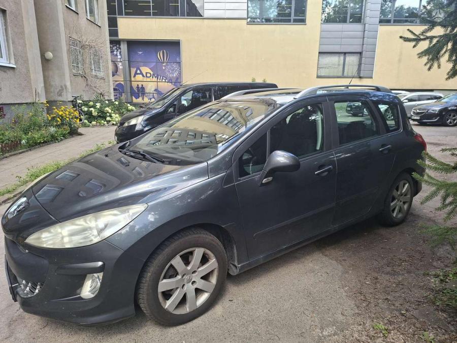 Pelēks Peugeot 308 2010 Viļņa, ar dzinēja tilpumu 1.56 L un nobraukumu 347 tūkst. km par 1200 €, foto 1 vietnē AUTOMOTO.COM.LV