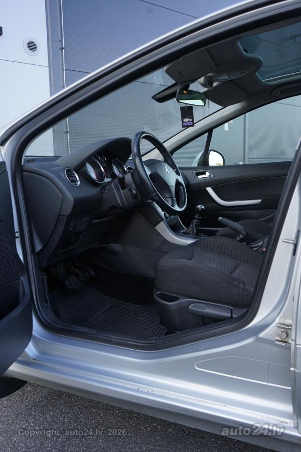 Pelēks Peugeot 308 2010 Pērnava, ar dzinēja tilpumu 1.60 L un nobraukumu 330 tūkst. km par 2800 €, foto 11 vietnē AUTOMOTO.COM.LV