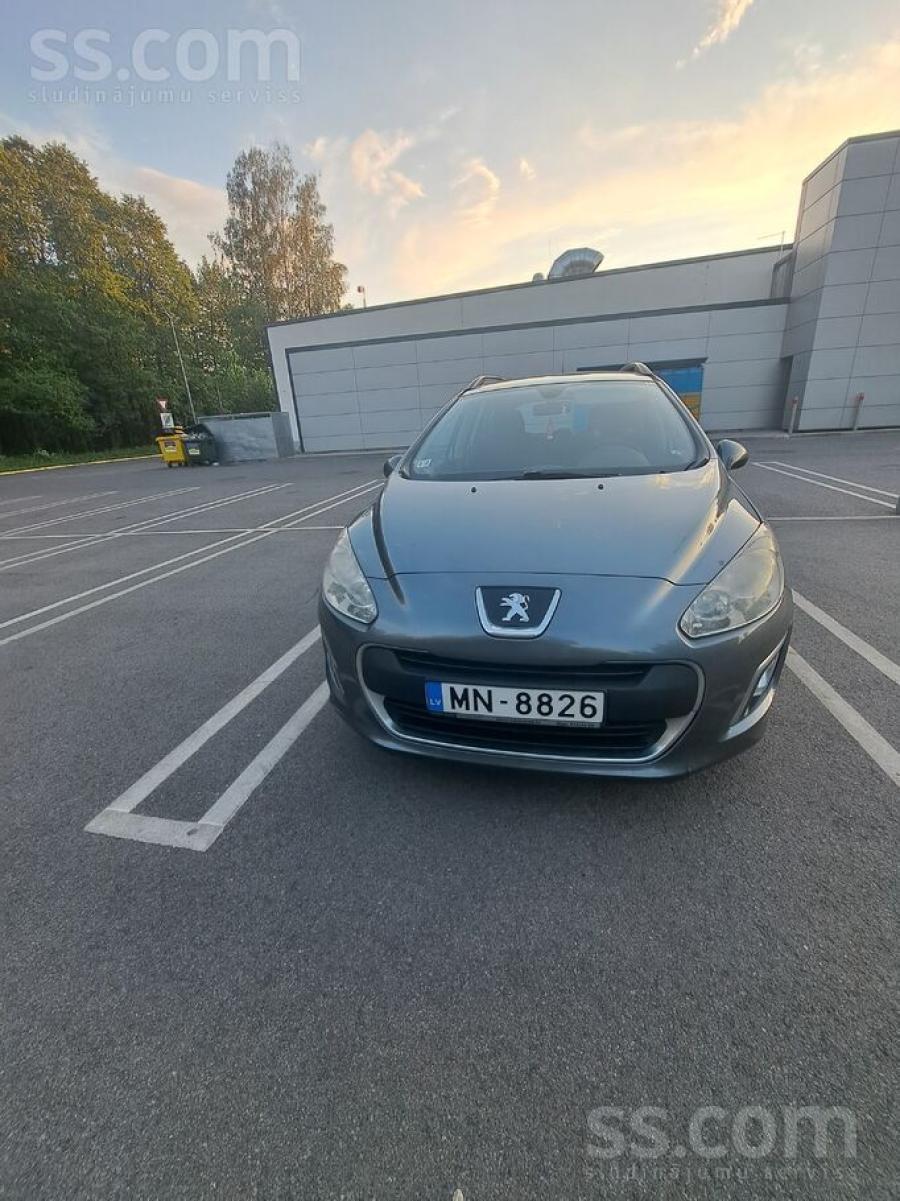 Pelēks Peugeot 308 2011 Rīga, ar dzinēja tilpumu 1.60 L un nobraukumu 256 tūkst. km par 1750 €, foto 1 vietnē AUTOMOTO.COM.LV