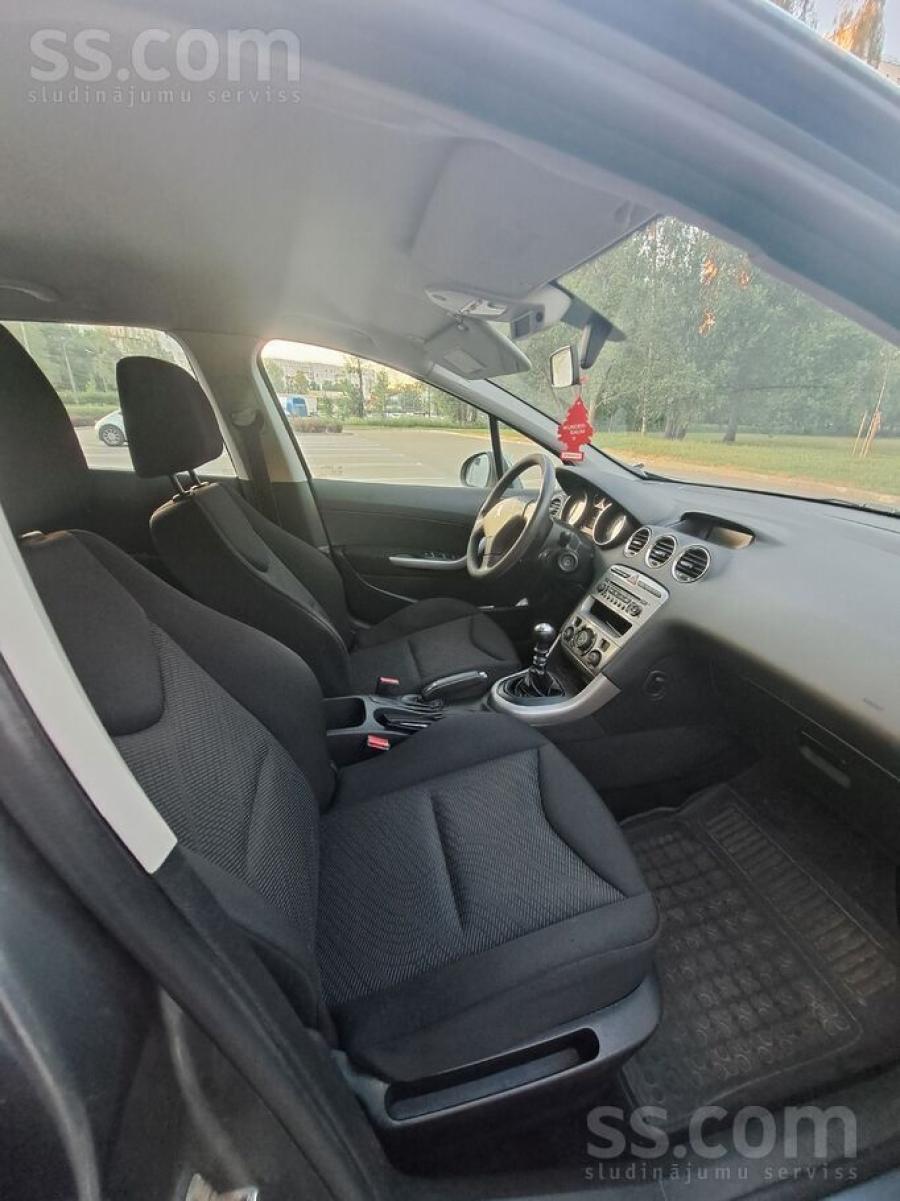 Pelēks Peugeot 308 2011 Rīga, ar dzinēja tilpumu 1.60 L un nobraukumu 256 tūkst. km par 1750 €, foto 4 vietnē AUTOMOTO.COM.LV