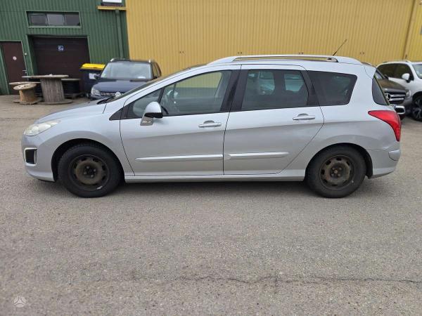 Grey Peugeot 308 2011 in Taurage, with an engine capacity of 1.56 L and mileage of 303 thousand km for 2300 €, photo 2 on AUTOMOTO.COM.LV