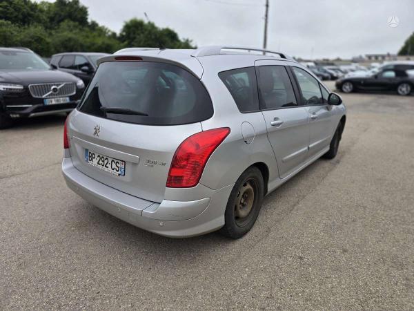 Grey Peugeot 308 2011 in Taurage, with an engine capacity of 1.56 L and mileage of 303 thousand km for 2300 €, photo 5 on AUTOMOTO.COM.LV