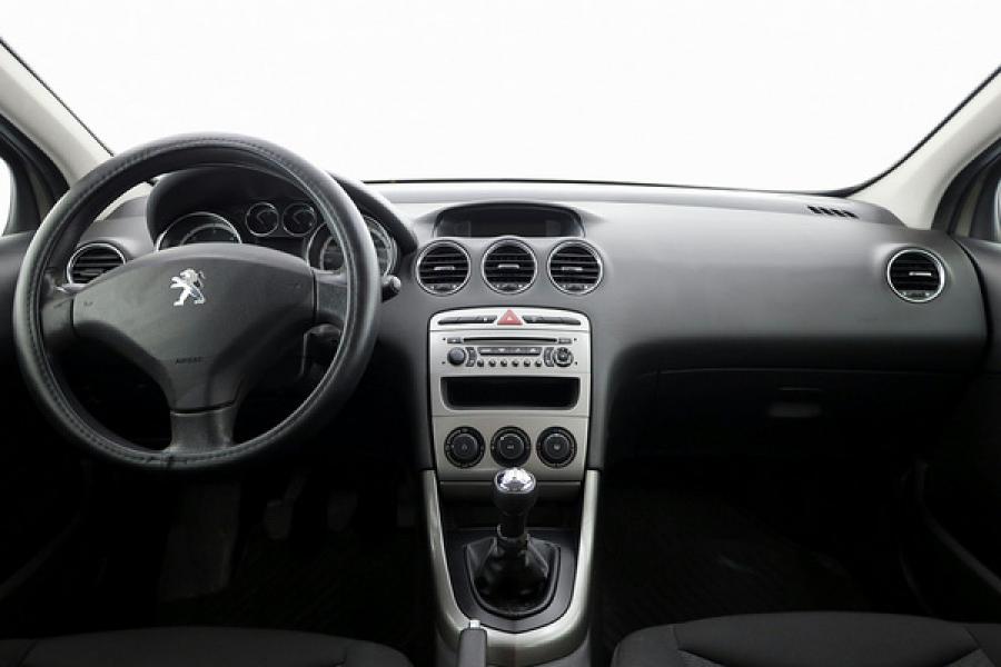 Grey Peugeot 308 2011 in Tallinn, with an engine capacity of 1.60 L and mileage of 212 thousand km for 2299 €, photo 6 on AUTOMOTO.COM.LV
