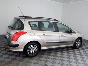 Grey Peugeot 308 2011 in Tallinn, with an engine capacity of 1.60 L and mileage of 212 thousand km for 2299 €, photo 10 on AUTOMOTO.COM.LV