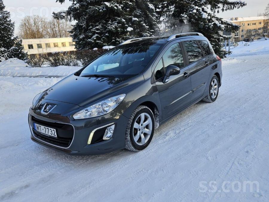 Grey Peugeot 308 2012 in Jekabpils, with an engine capacity of 1.60 L and mileage of 291 thousand km for 2490 €, photo 1 on AUTOMOTO.COM.LV