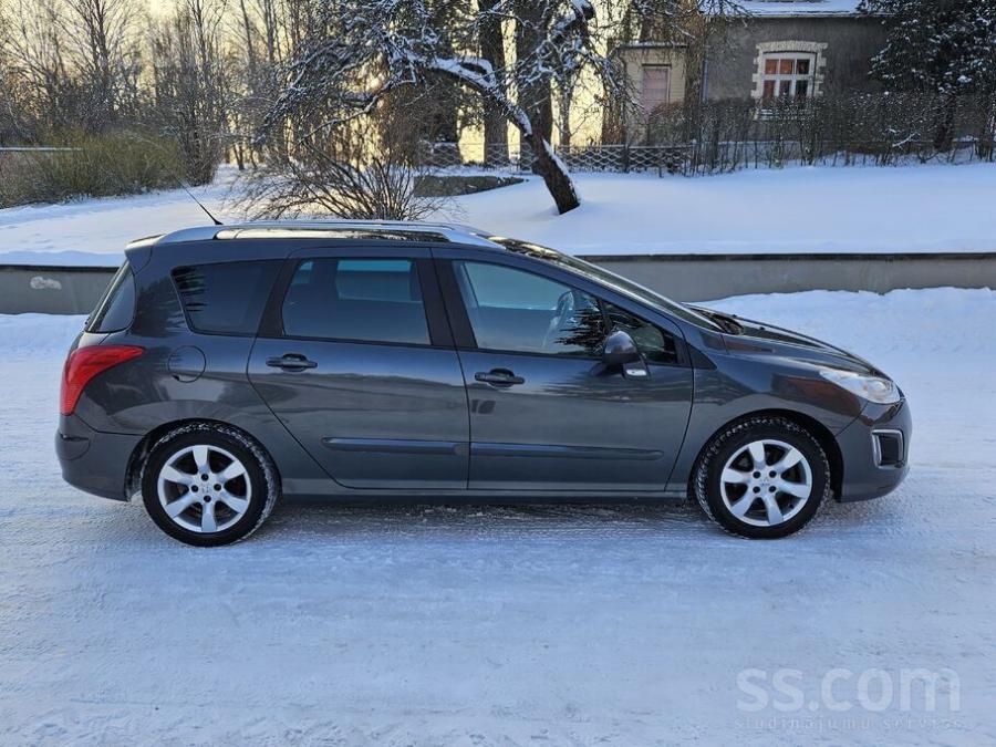 Grey Peugeot 308 2012 in Jekabpils, with an engine capacity of 1.60 L and mileage of 291 thousand km for 2490 €, photo 4 on AUTOMOTO.COM.LV