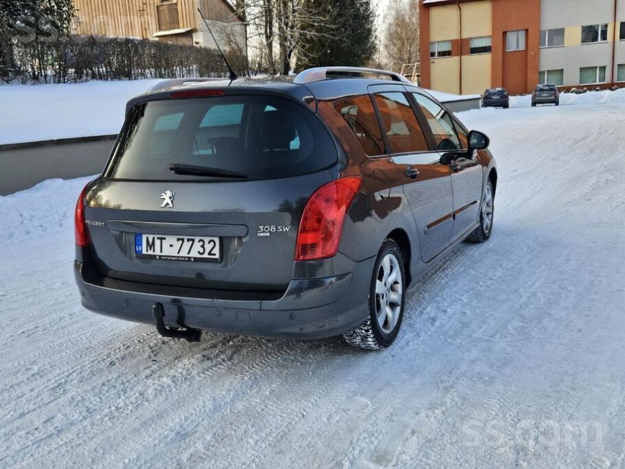 Grey Peugeot 308 2012 in Jekabpils, with an engine capacity of 1.60 L and mileage of 291 thousand km for 2490 €, photo 6 on AUTOMOTO.COM.LV