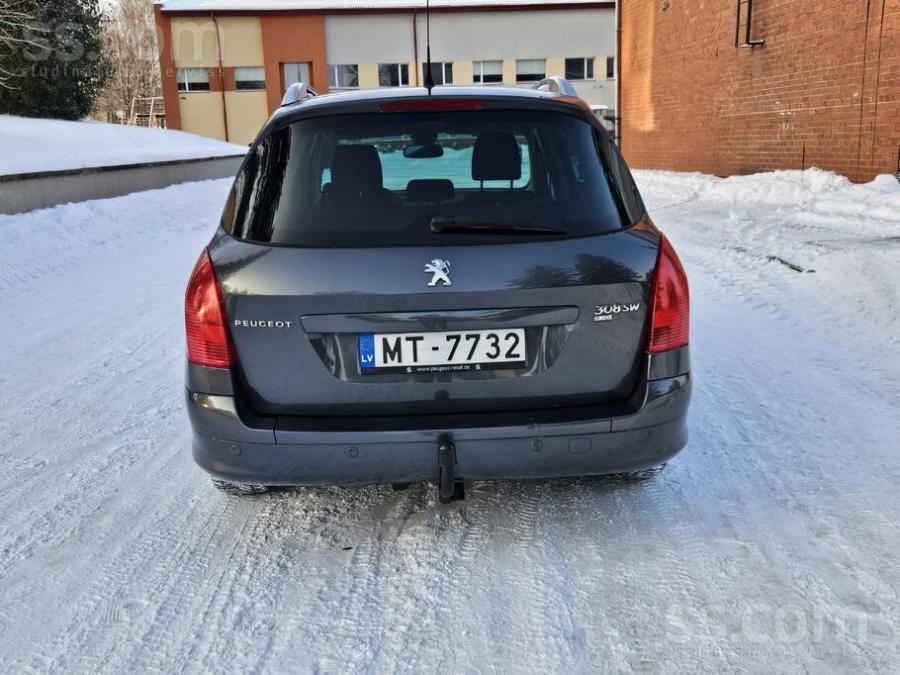 Grey Peugeot 308 2012 in Jekabpils, with an engine capacity of 1.60 L and mileage of 291 thousand km for 2490 €, photo 7 on AUTOMOTO.COM.LV