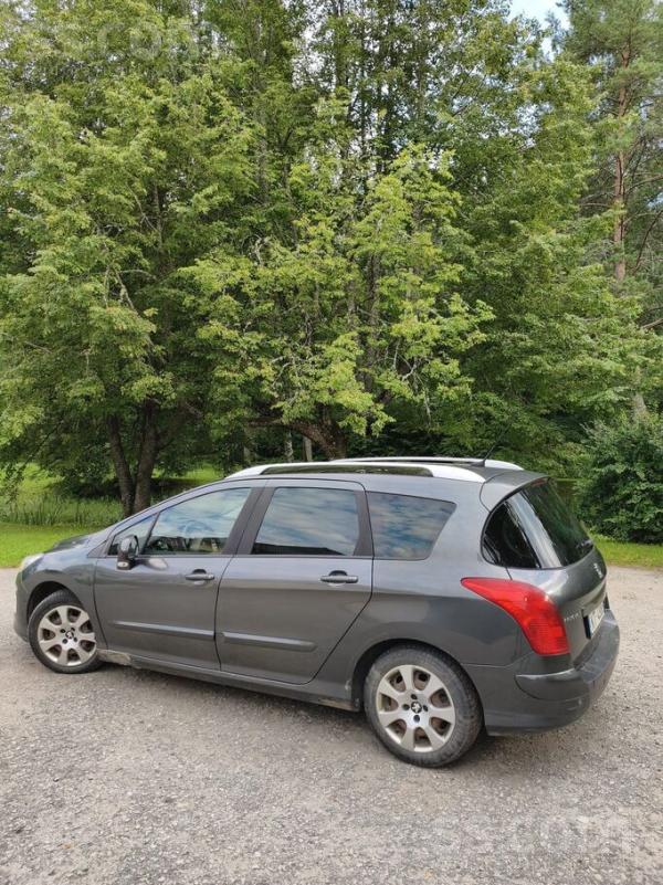 Grey Peugeot 308 2012 in Valmiera, with an engine capacity of 1.60 L and mileage of 421 thousand km for 1350 €, photo 3 on AUTOMOTO.COM.LV