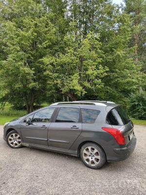 Grey Peugeot 308 2012 in Valmiera, with an engine capacity of 1.60 L and mileage of 421 thousand km for 1350 €, photo 4 on AUTOMOTO.COM.LV