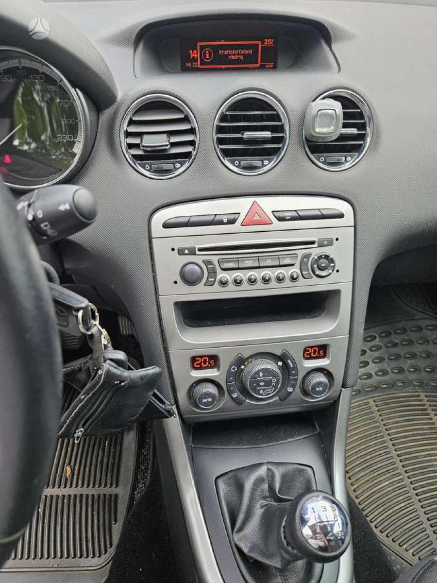 Grey Peugeot 308 2012 in Utena, with an engine capacity of 1.56 L and mileage of 165 thousand km for 2299 €, photo 6 on AUTOMOTO.COM.LV