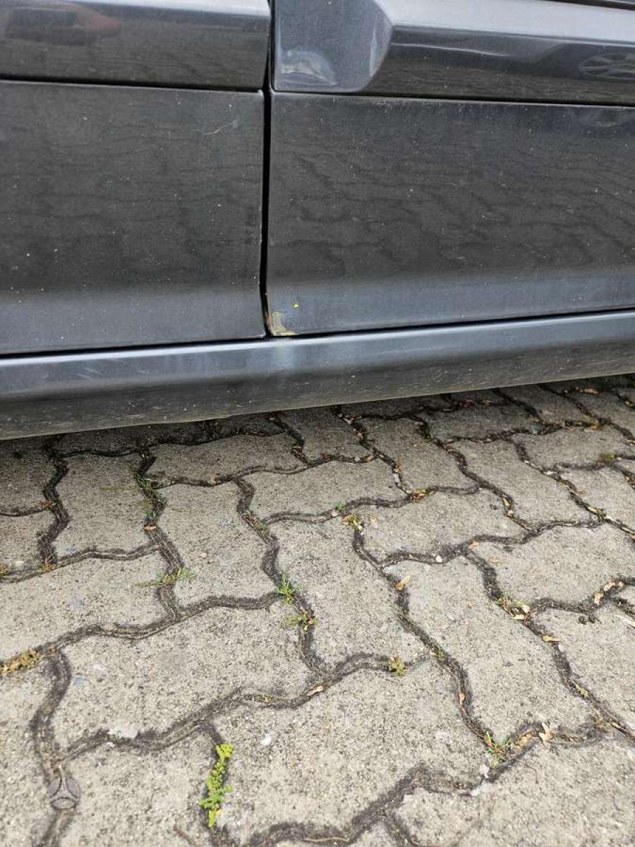 Grey Peugeot 308 2012 in Utena, with an engine capacity of 1.56 L and mileage of 165 thousand km for 2299 €, photo 10 on AUTOMOTO.COM.LV