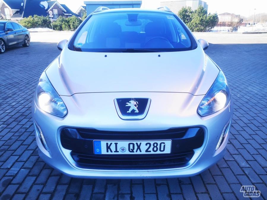 Grey Peugeot 308 2013 in Klaipeda, with an engine capacity of 1.60 L and mileage of 144 thousand km for 3890 €, photo 2 on AUTOMOTO.COM.LV