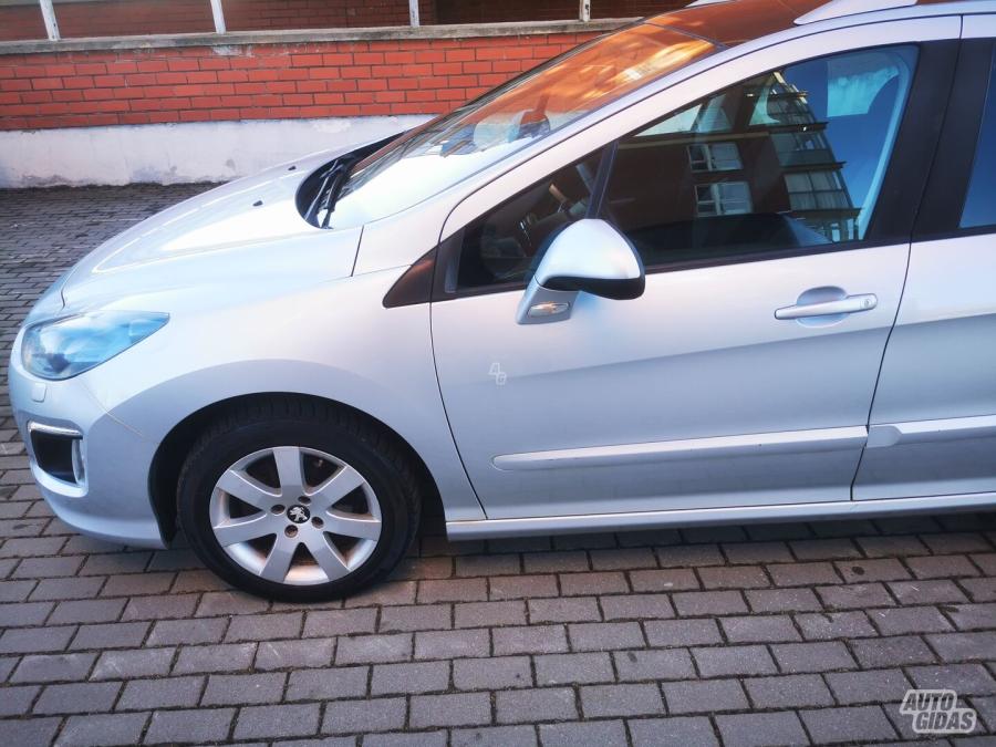 Grey Peugeot 308 2013 in Klaipeda, with an engine capacity of 1.60 L and mileage of 144 thousand km for 3890 €, photo 11 on AUTOMOTO.COM.LV