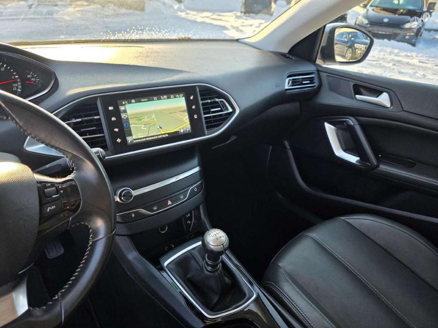 Pelēks Peugeot 308 2014 Telšiai, ar dzinēja tilpumu 1.56 L un nobraukumu 250 tūkst. km par 5200 €, foto 28 vietnē AUTOMOTO.COM.LV
