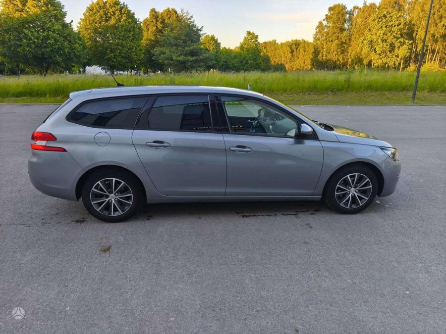 Grey Peugeot 308 2014 in Kaunas, with an engine capacity of 1.20 L and mileage of 249 thousand km for 4450 €, photo 6 on AUTOMOTO.COM.LV