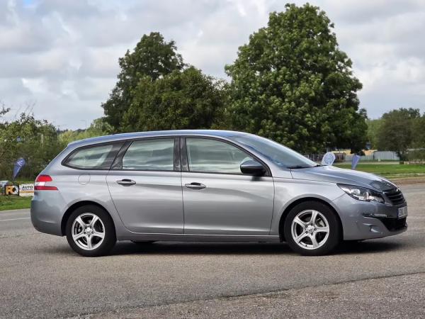 Pelēks Peugeot 308 2014 Grobiņa, ar dzinēja tilpumu 1.60 L un nobraukumu 134 tūkst. km par 5800 €, foto 7 vietnē AUTOMOTO.COM.LV
