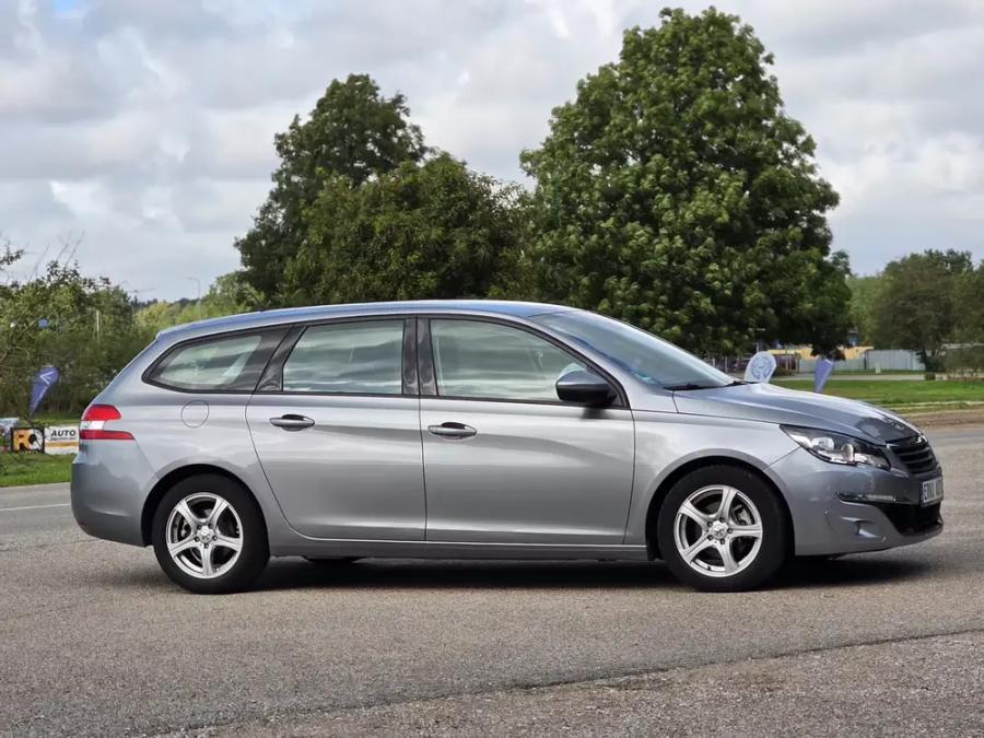Pelēks Peugeot 308 2014 Grobiņa, ar dzinēja tilpumu 1.60 L un nobraukumu 134 tūkst. km par 5800 €, foto 8 vietnē AUTOMOTO.COM.LV