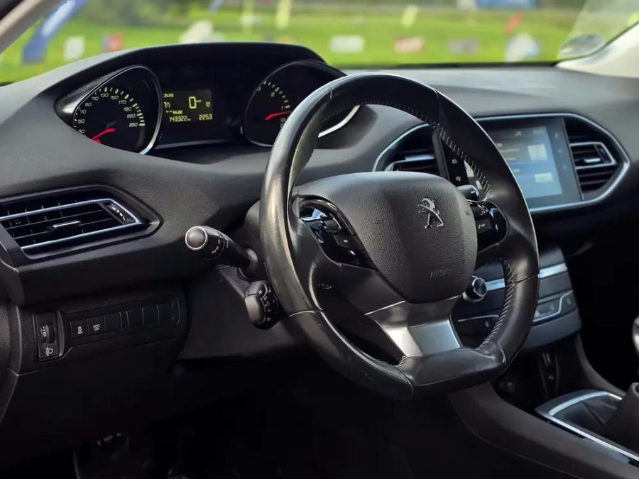 Pelēks Peugeot 308 2014 Grobiņa, ar dzinēja tilpumu 1.60 L un nobraukumu 134 tūkst. km par 5800 €, foto 12 vietnē AUTOMOTO.COM.LV
