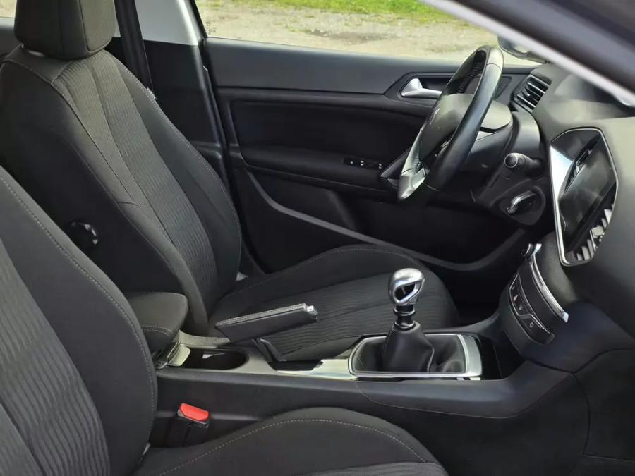 Pelēks Peugeot 308 2014 Grobiņa, ar dzinēja tilpumu 1.60 L un nobraukumu 134 tūkst. km par 5800 €, foto 15 vietnē AUTOMOTO.COM.LV