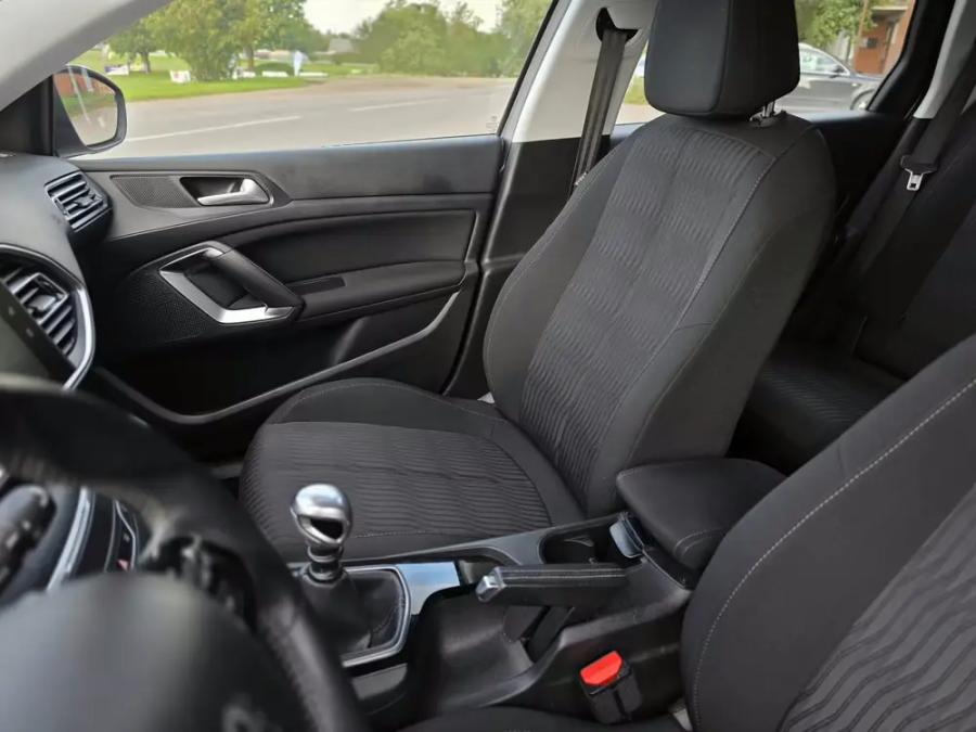 Pelēks Peugeot 308 2014 Grobiņa, ar dzinēja tilpumu 1.60 L un nobraukumu 134 tūkst. km par 5800 €, foto 18 vietnē AUTOMOTO.COM.LV