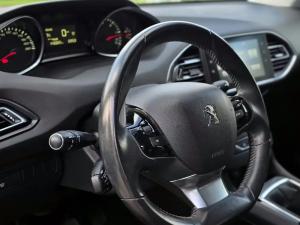 Pelēks Peugeot 308 2014 Grobiņa, ar dzinēja tilpumu 1.60 L un nobraukumu 134 tūkst. km par 5800 €, foto 19 vietnē AUTOMOTO.COM.LV