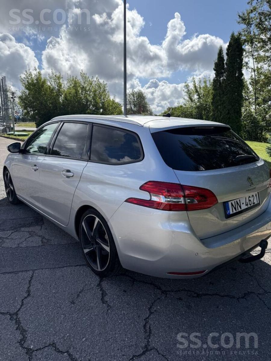 Pelēks Peugeot 308 2014 Rīga, ar dzinēja tilpumu 1.60 L un nobraukumu 272 tūkst. km par 3900 €, foto 5 vietnē AUTOMOTO.COM.LV