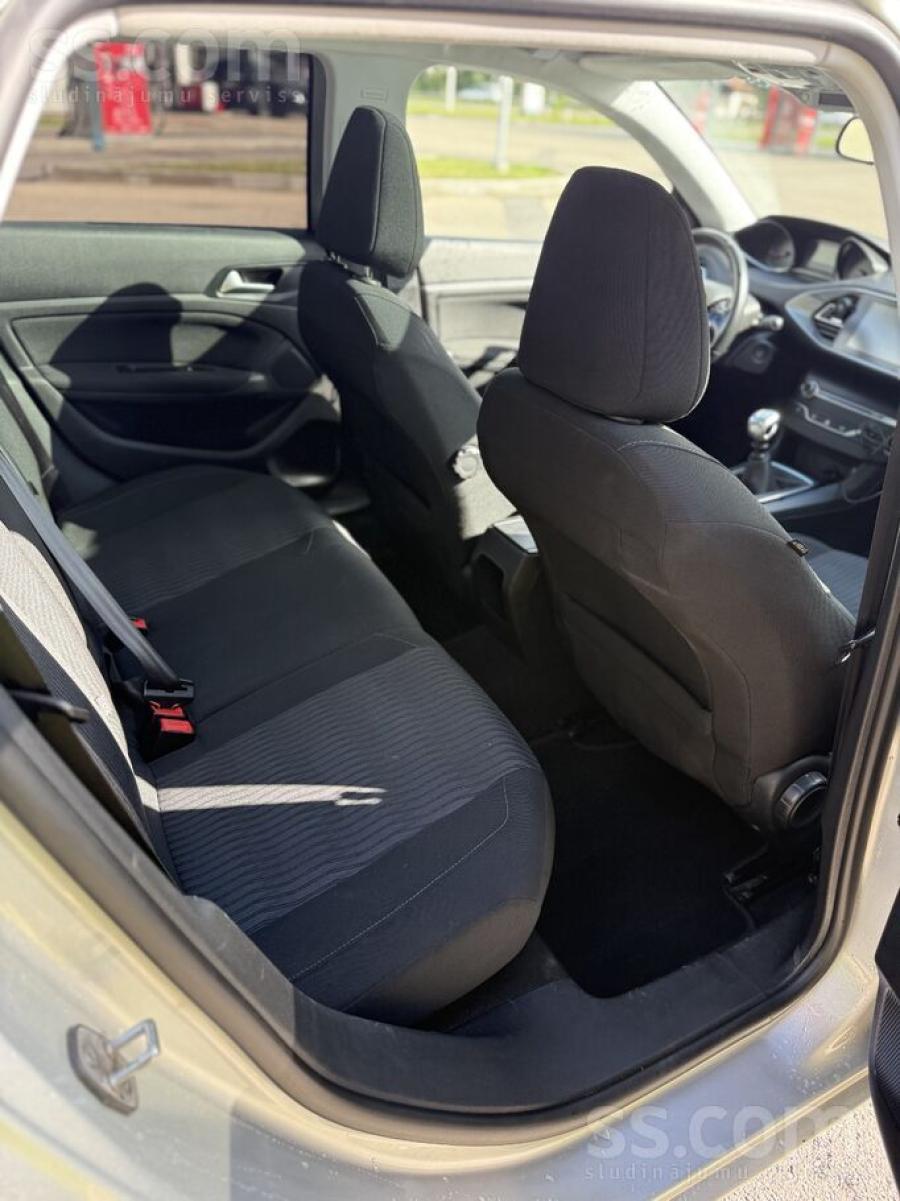 Pelēks Peugeot 308 2014 Rīga, ar dzinēja tilpumu 1.60 L un nobraukumu 272 tūkst. km par 3900 €, foto 14 vietnē AUTOMOTO.COM.LV