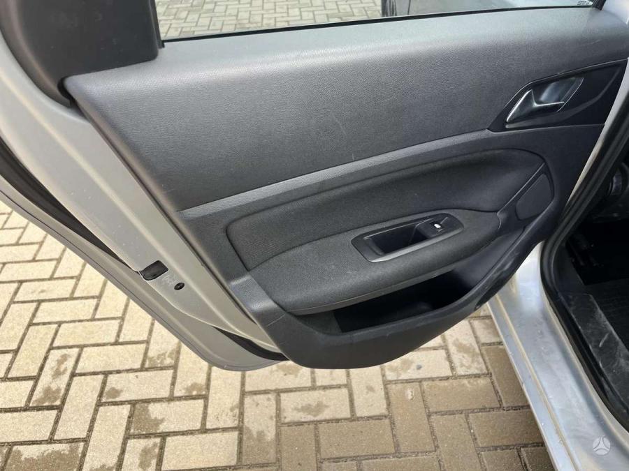 Pelēks Peugeot 308 2014 Tauragė, ar dzinēja tilpumu 1.60 L un nobraukumu 250 tūkst. km par 2600 €, foto 17 vietnē AUTOMOTO.COM.LV