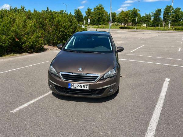 Grey Peugeot 308 2014 in Siauliai, with an engine capacity of 1.56 L and mileage of 275 thousand km for 3500 €, photo 2 on AUTOMOTO.COM.LV