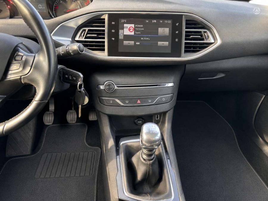 Pelēks Peugeot 308 2014 Šauļi, ar dzinēja tilpumu 1.56 L un nobraukumu 275 tūkst. km par 3500 €, foto 7 vietnē AUTOMOTO.COM.LV