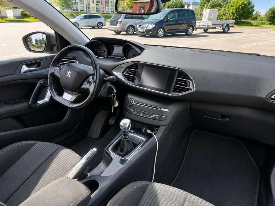 Pelēks Peugeot 308 2014 Šauļi, ar dzinēja tilpumu 1.56 L un nobraukumu 275 tūkst. km par 3500 €, foto 9 vietnē AUTOMOTO.COM.LV