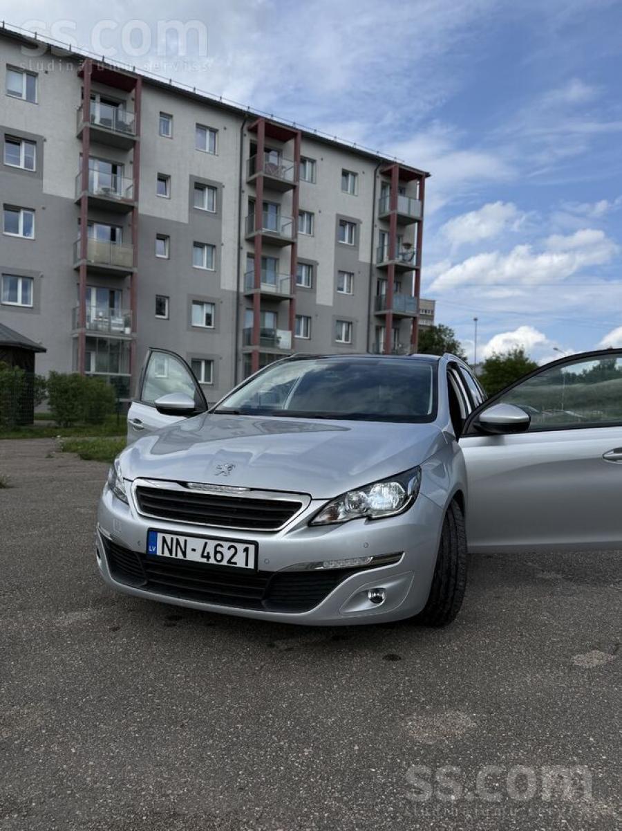 Grey Peugeot 308 2014 in Riga, with an engine capacity of 1.60 L and mileage of 273 thousand km for 3750 €, photo 1 on AUTOMOTO.COM.LV