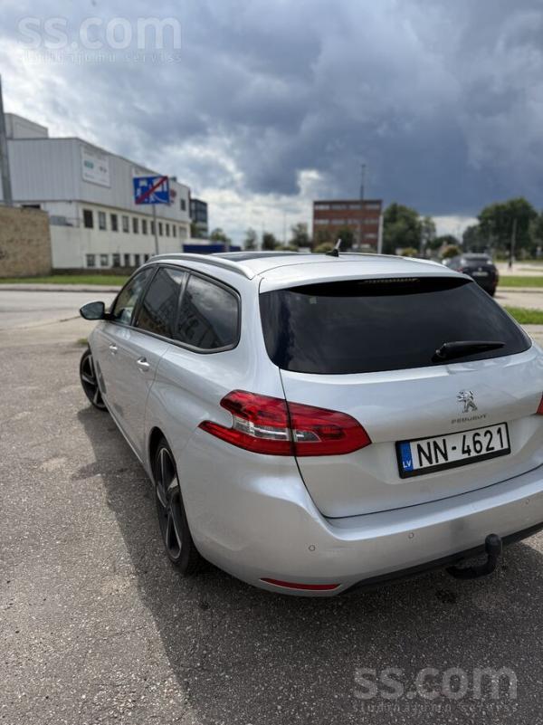 Pelēks Peugeot 308 2014 Rīga, ar dzinēja tilpumu 1.60 L un nobraukumu 273 tūkst. km par 3750 €, foto 4 vietnē AUTOMOTO.COM.LV