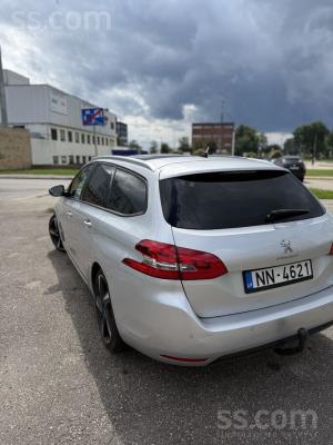 Grey Peugeot 308 2014 in Riga, with an engine capacity of 1.60 L and mileage of 273 thousand km for 3750 €, photo 5 on AUTOMOTO.COM.LV