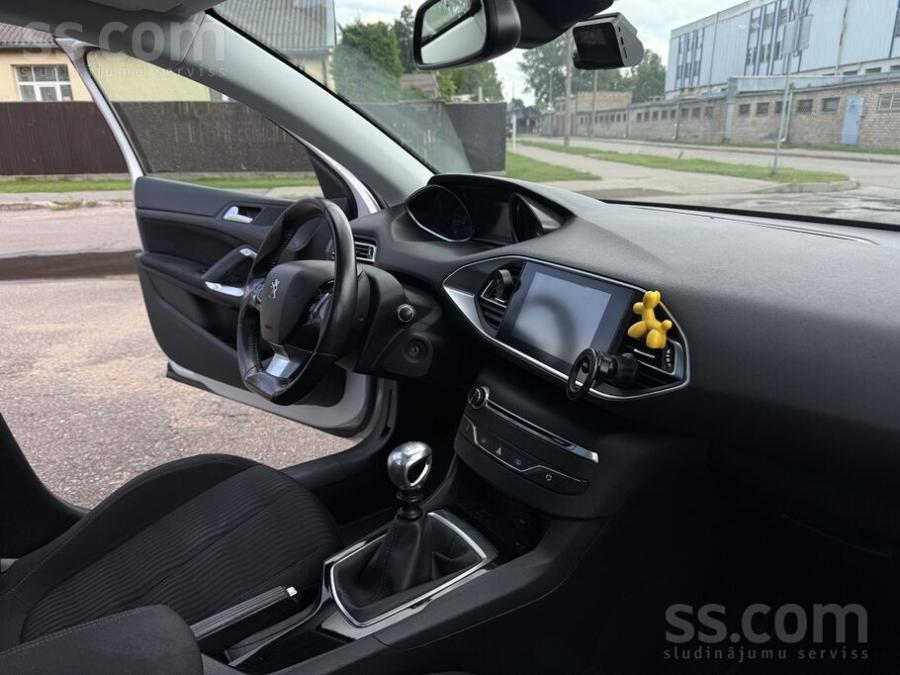 Grey Peugeot 308 2014 in Riga, with an engine capacity of 1.60 L and mileage of 273 thousand km for 3750 €, photo 7 on AUTOMOTO.COM.LV