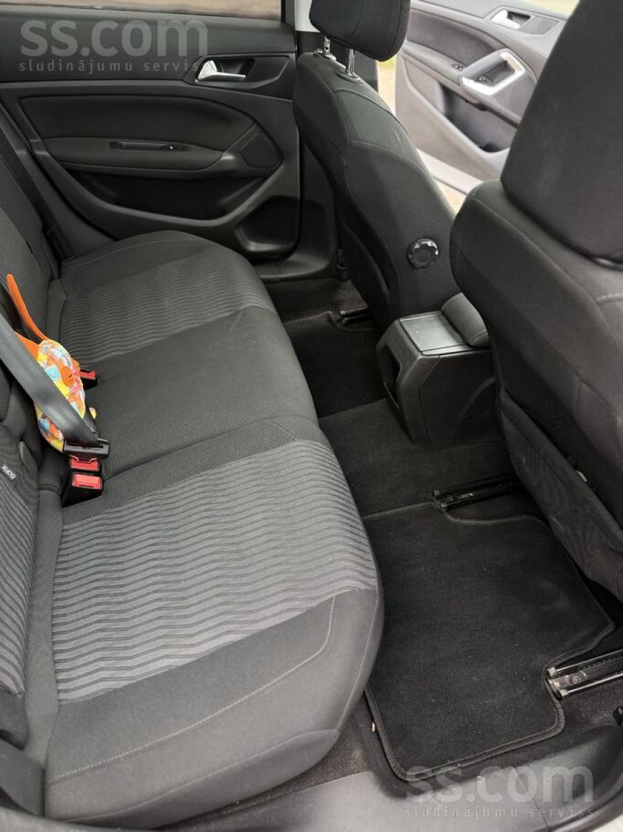 Grey Peugeot 308 2014 in Riga, with an engine capacity of 1.60 L and mileage of 273 thousand km for 3750 €, photo 11 on AUTOMOTO.COM.LV