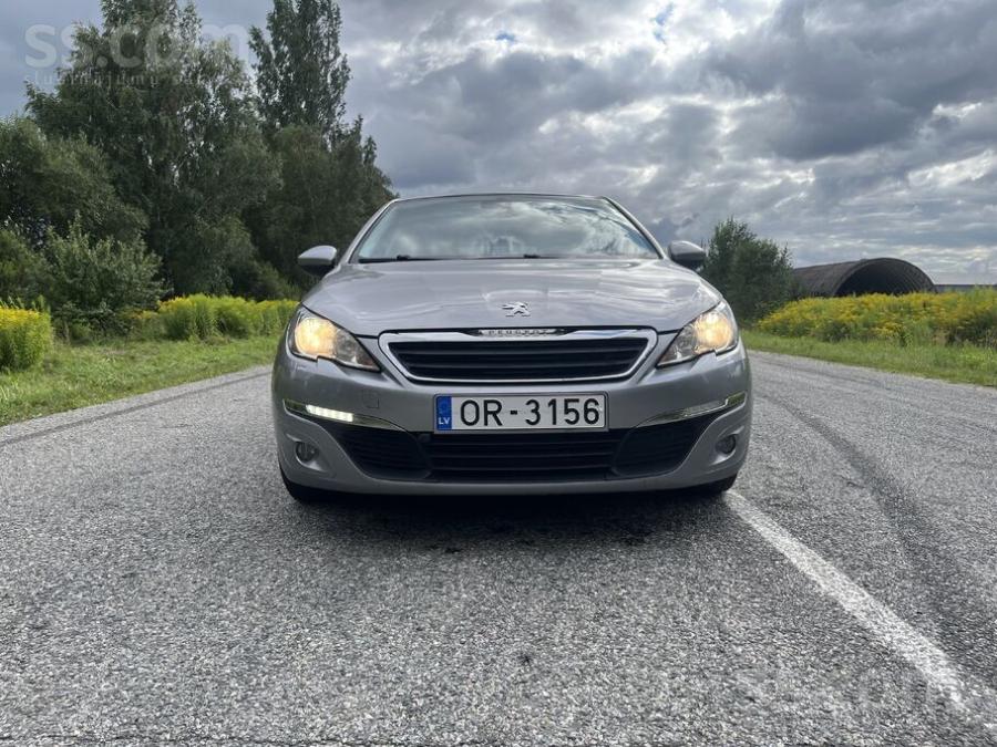 Pelēks Peugeot 308 2014 Rīga, ar dzinēja tilpumu 1.20 L un nobraukumu 161 tūkst. km par 4400 €, foto 4 vietnē AUTOMOTO.COM.LV