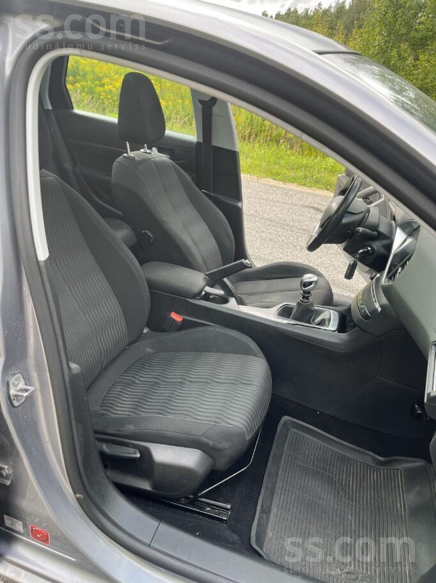 Pelēks Peugeot 308 2014 Rīga, ar dzinēja tilpumu 1.20 L un nobraukumu 161 tūkst. km par 4400 €, foto 14 vietnē AUTOMOTO.COM.LV