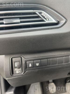 Pelēks Peugeot 308 2014 Rīga, ar dzinēja tilpumu 1.20 L un nobraukumu 161 tūkst. km par 4400 €, foto 18 vietnē AUTOMOTO.COM.LV