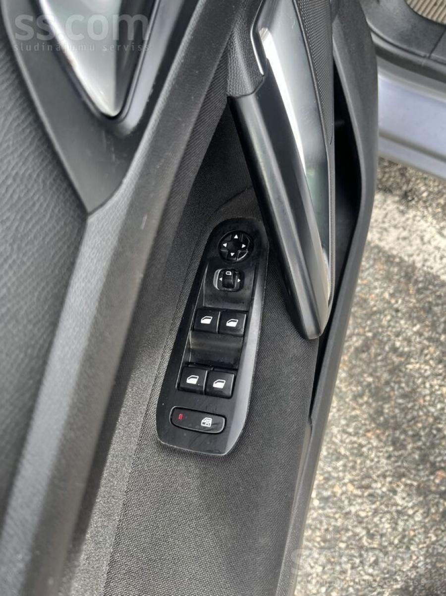 Pelēks Peugeot 308 2014 Rīga, ar dzinēja tilpumu 1.20 L un nobraukumu 161 tūkst. km par 4400 €, foto 20 vietnē AUTOMOTO.COM.LV