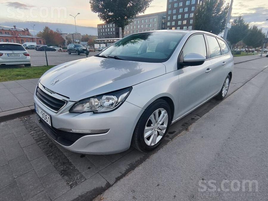 Grey Peugeot 308 2014 in Riga, with an engine capacity of 1.60 L and mileage of 219 thousand km for 4150 €, photo 1 on AUTOMOTO.COM.LV