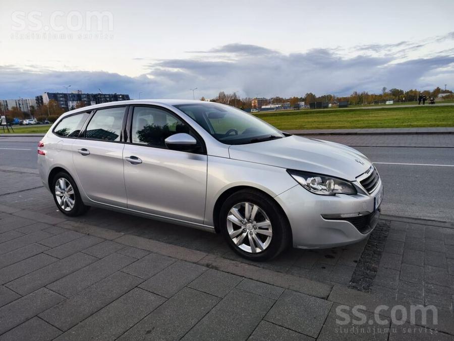 Grey Peugeot 308 2014 in Riga, with an engine capacity of 1.60 L and mileage of 216 thousand km for 5150 €, photo 1 on AUTOMOTO.COM.LV