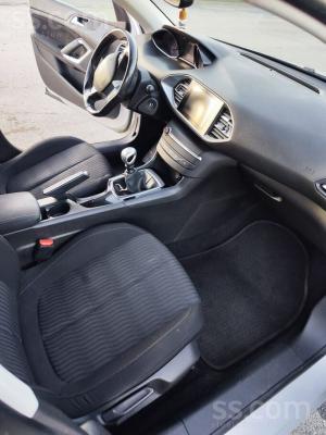 Grey Peugeot 308 2014 in Riga, with an engine capacity of 1.60 L and mileage of 216 thousand km for 5150 €, photo 18 on AUTOMOTO.COM.LV