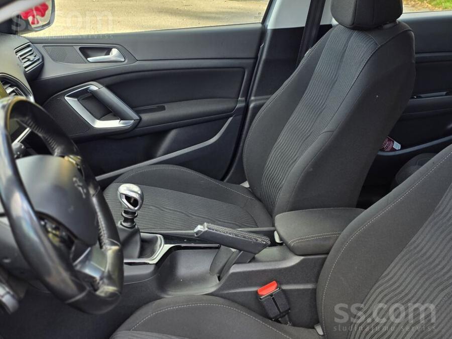 Grey Peugeot 308 2015 in Liepaja, with an engine capacity of 1.60 L and mileage of 225 thousand km for 4890 €, photo 8 on AUTOMOTO.COM.LV