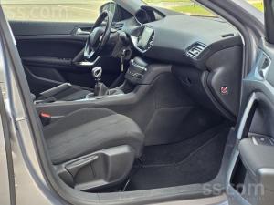 Grey Peugeot 308 2015 in Liepaja, with an engine capacity of 1.60 L and mileage of 225 thousand km for 4890 €, photo 9 on AUTOMOTO.COM.LV